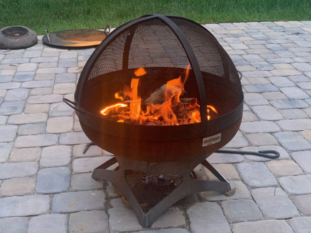 Lift Off Dome Screen For Bowl Fire Pits – Sizes 24" To 48"